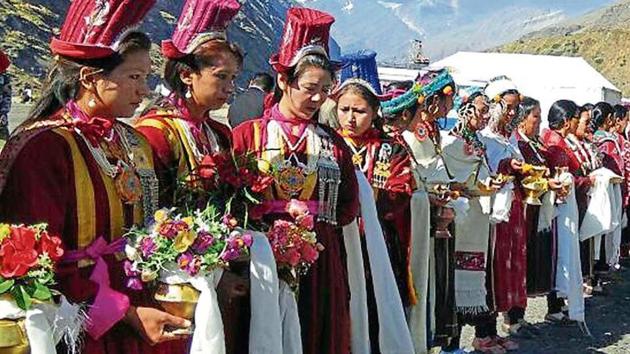 Himachal polls-2017: Quiet opening to Rohtang tunnel amid election din ...