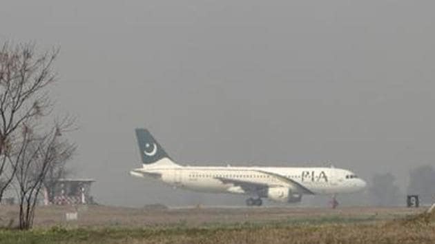 Pakistan: Flight lands midway, asks passengers to take bus to ...