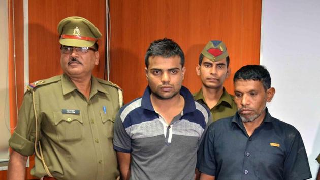 Noida Cops Bust Gang That Robbed Commuters By Offering Lift Hindustan