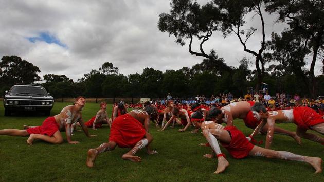 Photos: 40,000-year-old Aboriginal remains return for outback burial ...