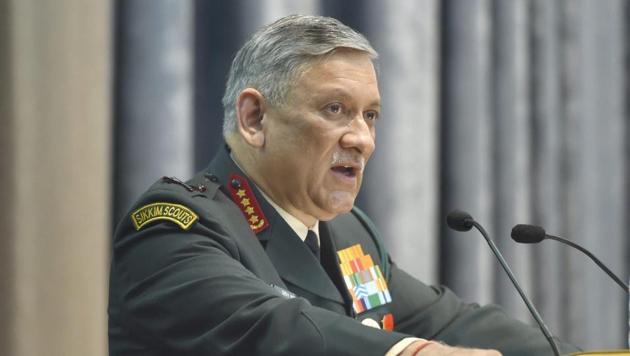 Army chief visits Sikkim border, meets troops involved in Doklam ...