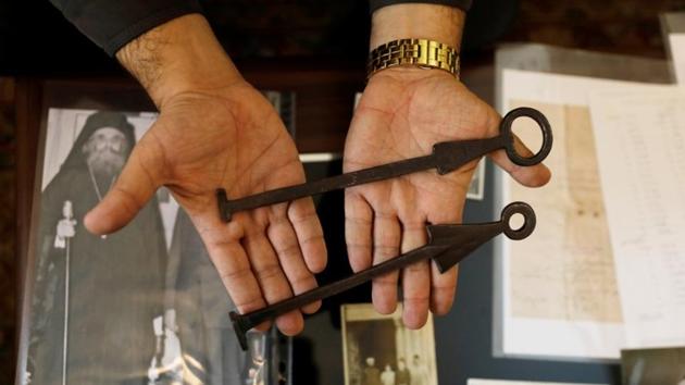 Photos: Muslim family holds ancient key to Jesus tomb site in Jerusalem ...