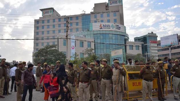 Max Hospital Shalimar Bagh’s licence cancelled after baby wrongly ...