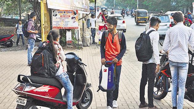 Wadia students choose to be helmet-less while blazing on two-wheelers ...