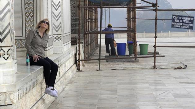 Photos: Restoring Taj Mahal’s delicate dome a dilemma for workers in ...