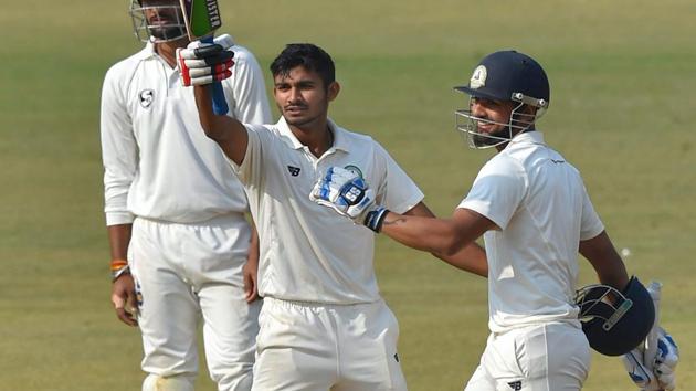Ranji Trophy final: Akshay Wadkar maiden ton gives Vidarbha control ...
