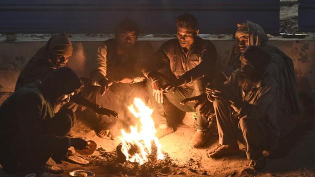 Photos: Cinema ushers in the New Year for Delhi’s homeless | Hindustan ...