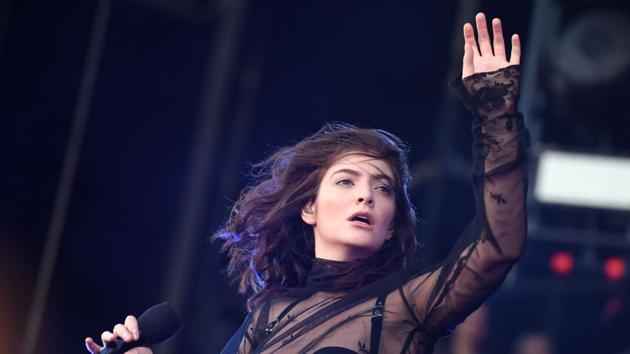 To perform or not to perform: A musician’s Hamletian dilemma ...