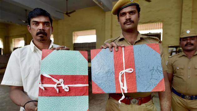 Photos: In Chennai, jail inmates turn demonetised notes into stationery ...
