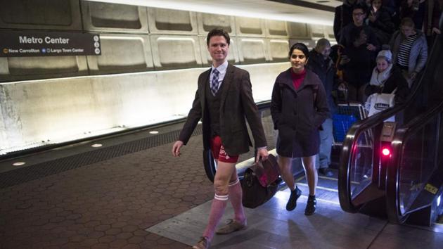 Photos: Commuters ditch pants for annual ‘No Pants Subway Ride ...