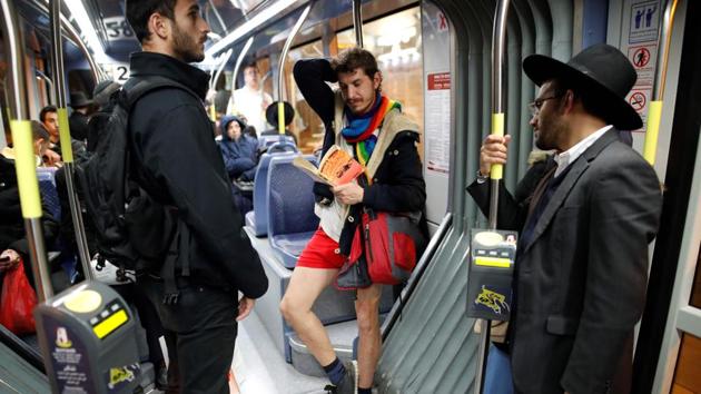 Photos: Commuters ditch pants for annual ‘No Pants Subway Ride ...