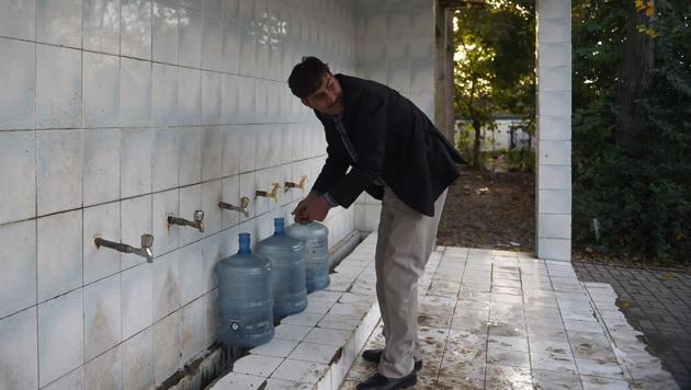 Pakistan’s water crisis: More than two-thirds drink bacterially ...