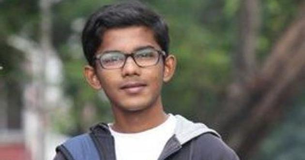 Marathi actor Praful Bhalerao falls to death from train in Mumbai ...