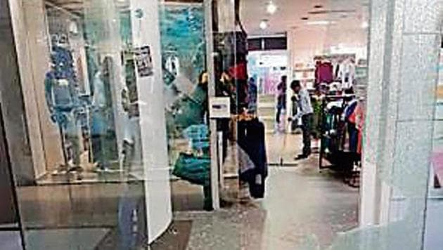 Kurukshetra mall vandalised, cops suspect it to be Karni Sena handiwork ...