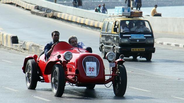 Vintage cars roll down Mumbai’s streets | Hindustan Times