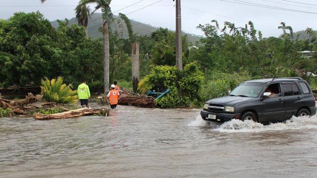 Cyclone Gita: Blackouts, flooding as cyclone batters Tongan capital ...