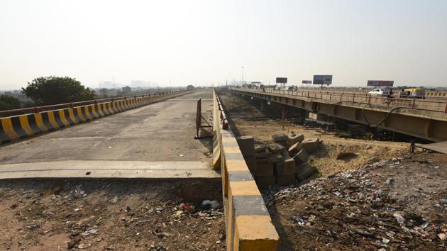 Noida authority yet to construct approach road for bridge over Hindon ...