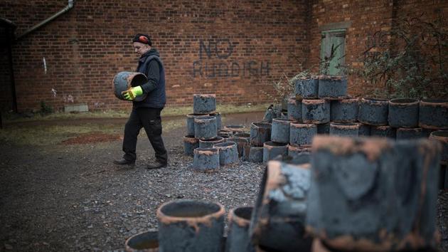 Photos: Inside ‘Black Country,’ UK’s last black ironmongery ...