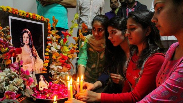India bids tearful farewell to Bollywood superstar Sridevi | Bollywood