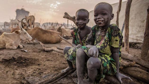 Photos: Inside a Dinka pastoral camp with the cattle grazers of South ...