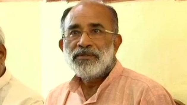 People question Aadhaar, but ready to strip before white men for visa ...