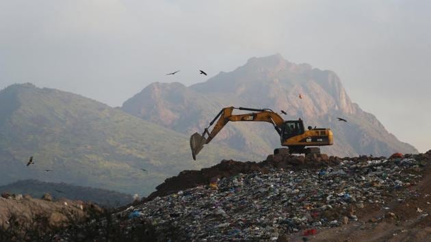 Photos: Chile’s Til Til is a tiny town facing a huge trash problem ...