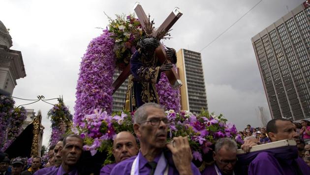 Photos | Holy Week 2018: Observances from Palm Sunday to Good Friday ...