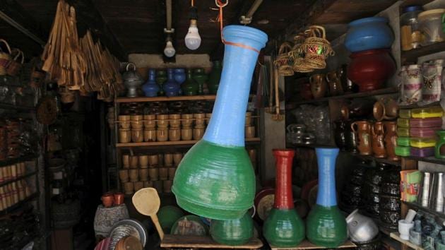 Photos: Making the Tumbaknari, the sound of Kashmiri folk music ...