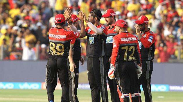 Chennai Super Kings cruise to six-wicket win over Royal Challengers ...