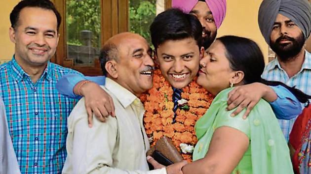 PSEB Class 10 result: Newspaper hawker’s son bags 5th position with 97. ...