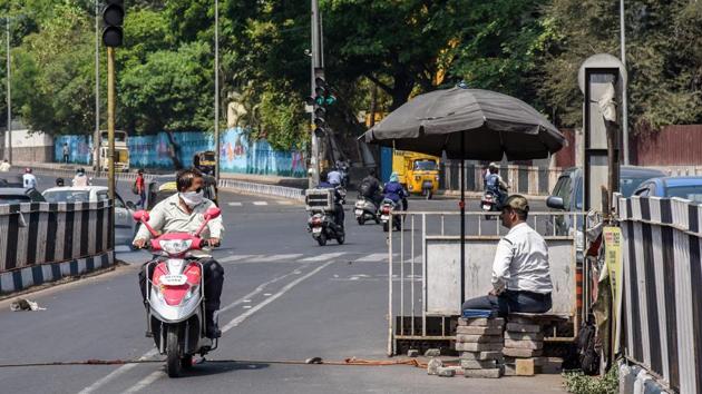 Pune boiling as mercury crosses 40°C; heatwaves to continue this week ...