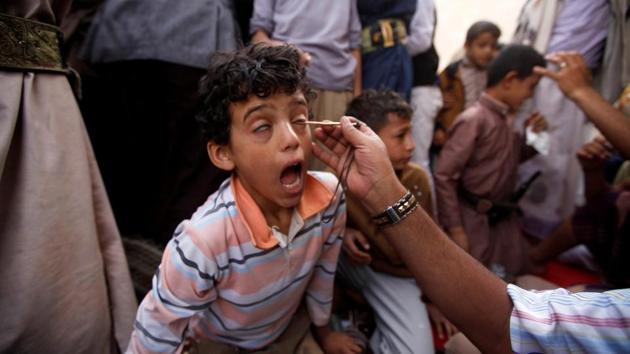 Photos: Fasts and feasts on the first day of Ramzan around the world ...
