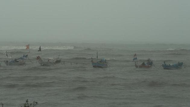 Cyclone Mekunu: Tourists in Goa warned against venturing into sea ...