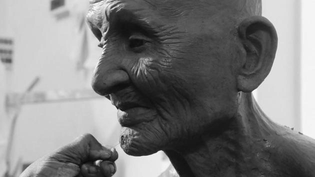 Photos: Stephen Hawking and others as hyperreal statues in Kolkata ...