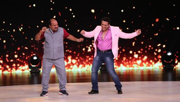 Dancing uncle recreates viral video with Govinda. Who did it better ...