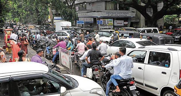 Traffic congestions abound Pune after heavy showers, rains expected ...