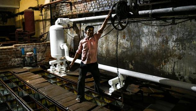 Photos: Keeping cool in Delhi, one ice block at a time | Hindustan Times
