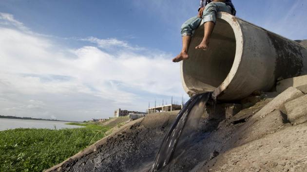 Photos: Bangladesh’s toxic tanneries are polluting again at relocated ...