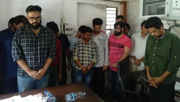 Betting Racket Busted In Noida Doctor And Industrialists Among 15 Arrested Hindustan Times 