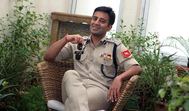 Bihar Diaries: IPS Amit Lodha’s life makes for thrilling book ...