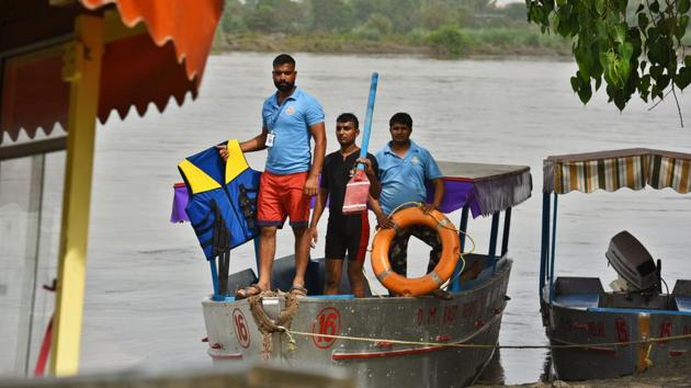Photos| Delhi Boat Club: The daredevils patrolling the Yamuna ...
