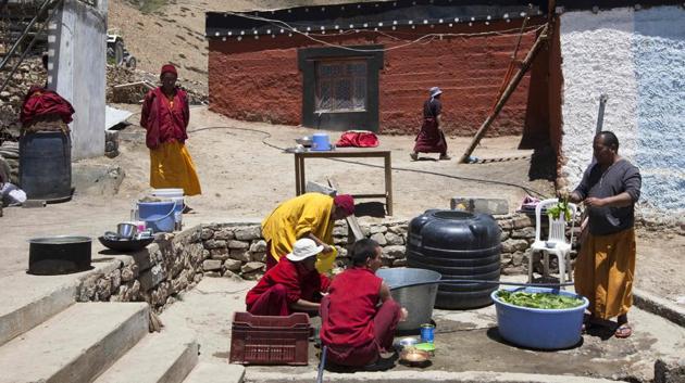 Photos: As winter approaches, Himalayan Buddhists prepare for isolation ...