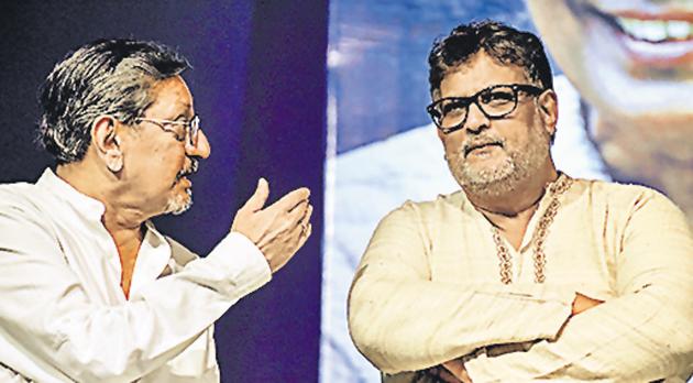 Amol Palekar, Sonali Kulkarni, Tushar Gandhi share stage in Pune, pay ...