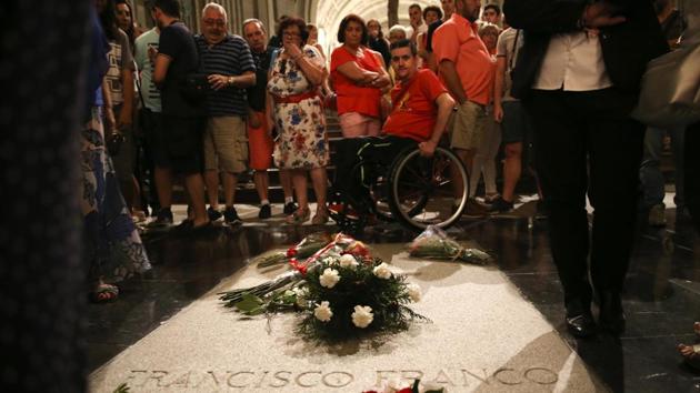 Spain passes decree to exhume remains of dictator Francisco Franco ...