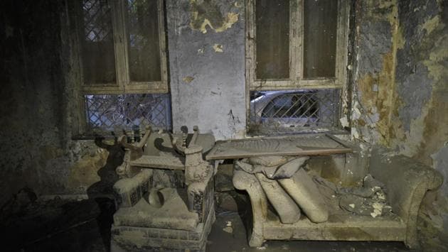 Photos: 2006 Nithari horror house stands hollowed out, in ruin ...