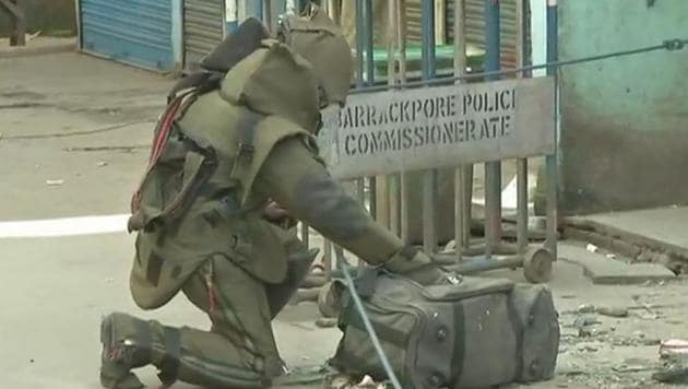 Crude bomb blast kills 7-year-old, injures 9 in Bengal | Kolkata