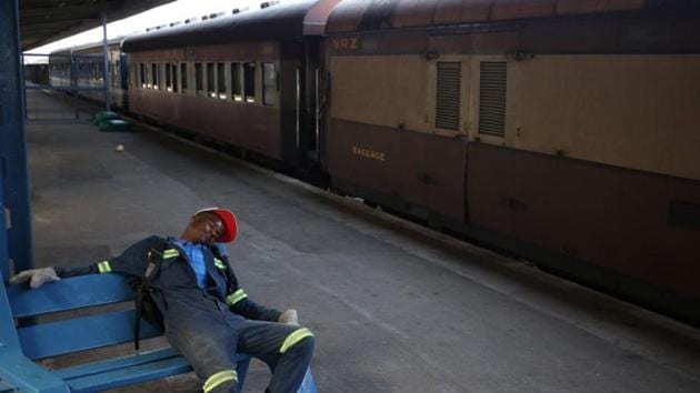 Photos: Zimbabwe’s slow and dingy trains mirror economic decline ...