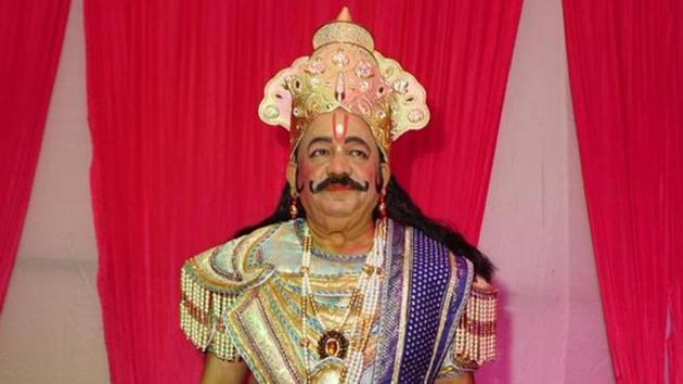 Union minister Harsh Vardhan plays King Janak in Ramleela at Red Fort ...