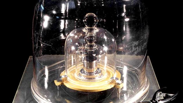 This is heavy: The kilogram, ‘a great work of peace’, is getting an ...