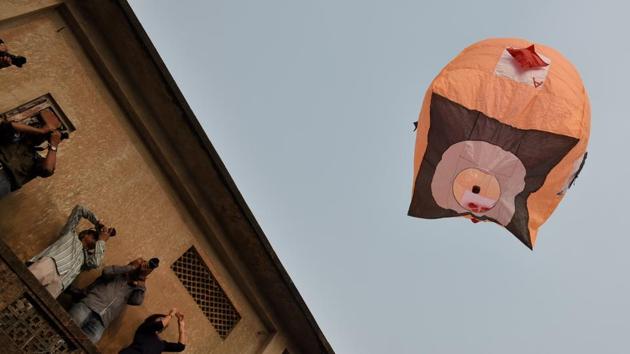 Photos: Kolkata’s traditional fanush lanterns take to the skies ...